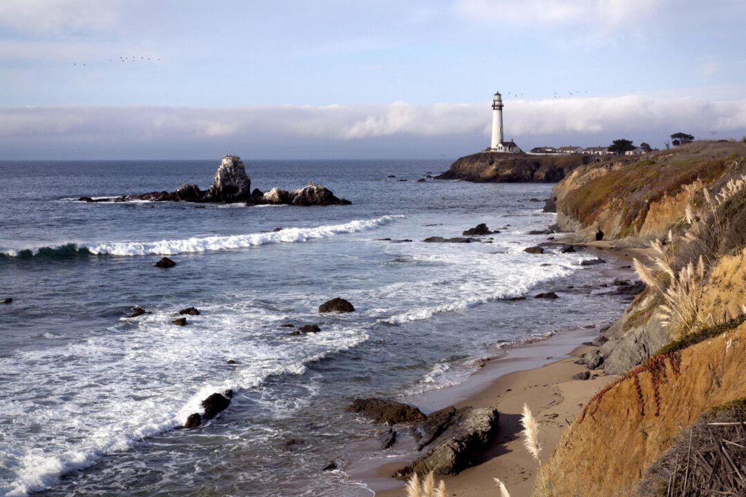See the Iconic Lighthouses Safeguarding Sailors from the Treacherous ...