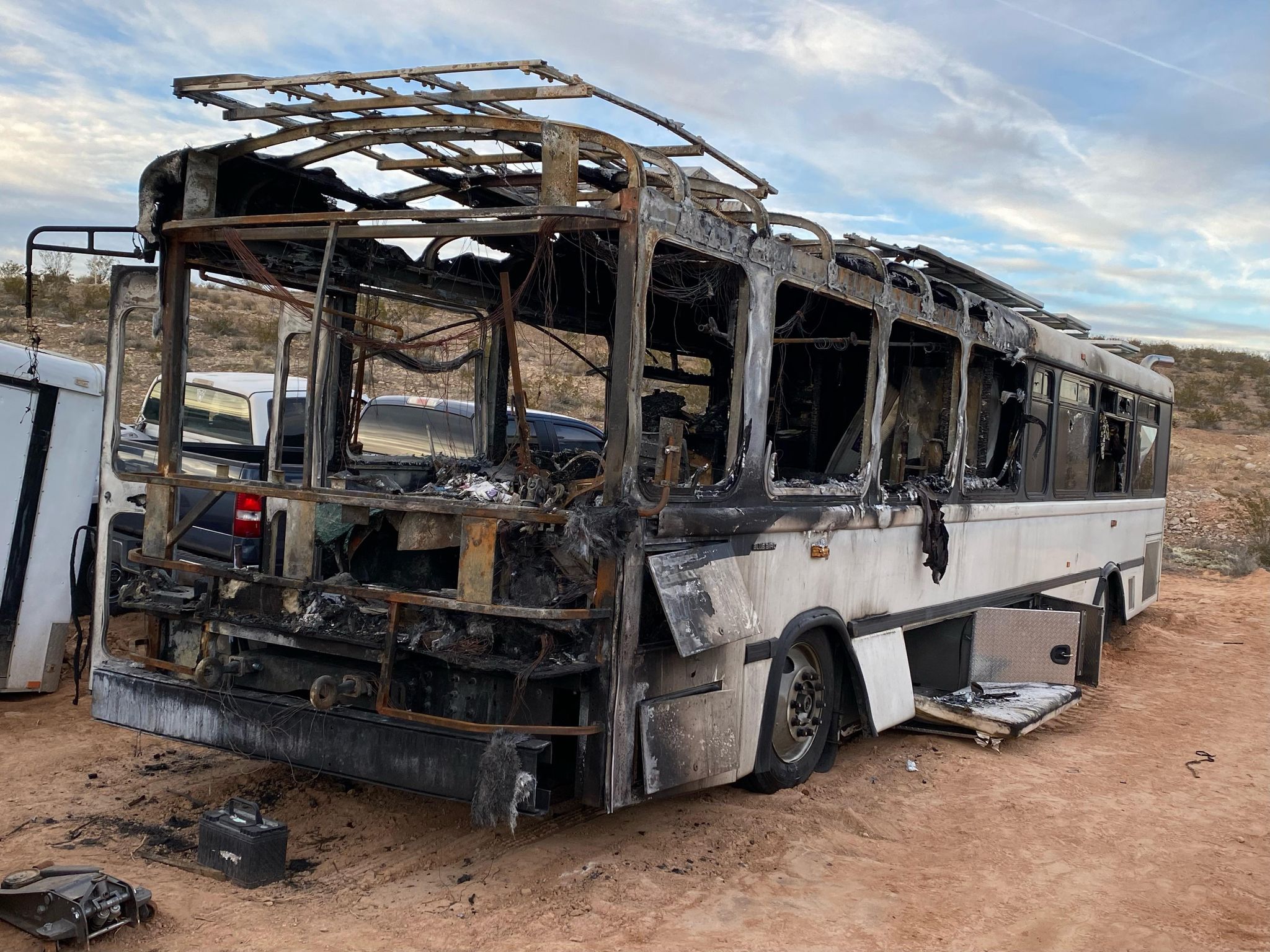 Military Dad Runs Into Burning RV to Save Kids Before It Explodes ...