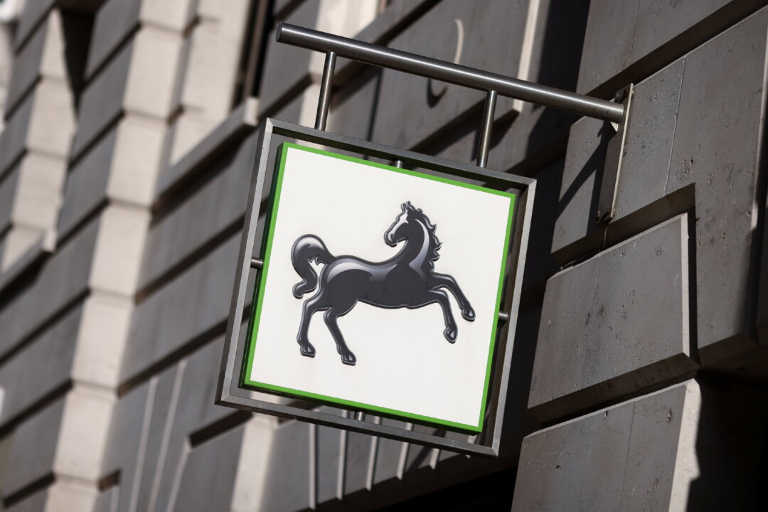 Worker Sacked by Lloyds Bank for Saying Racial Slur During Training ...