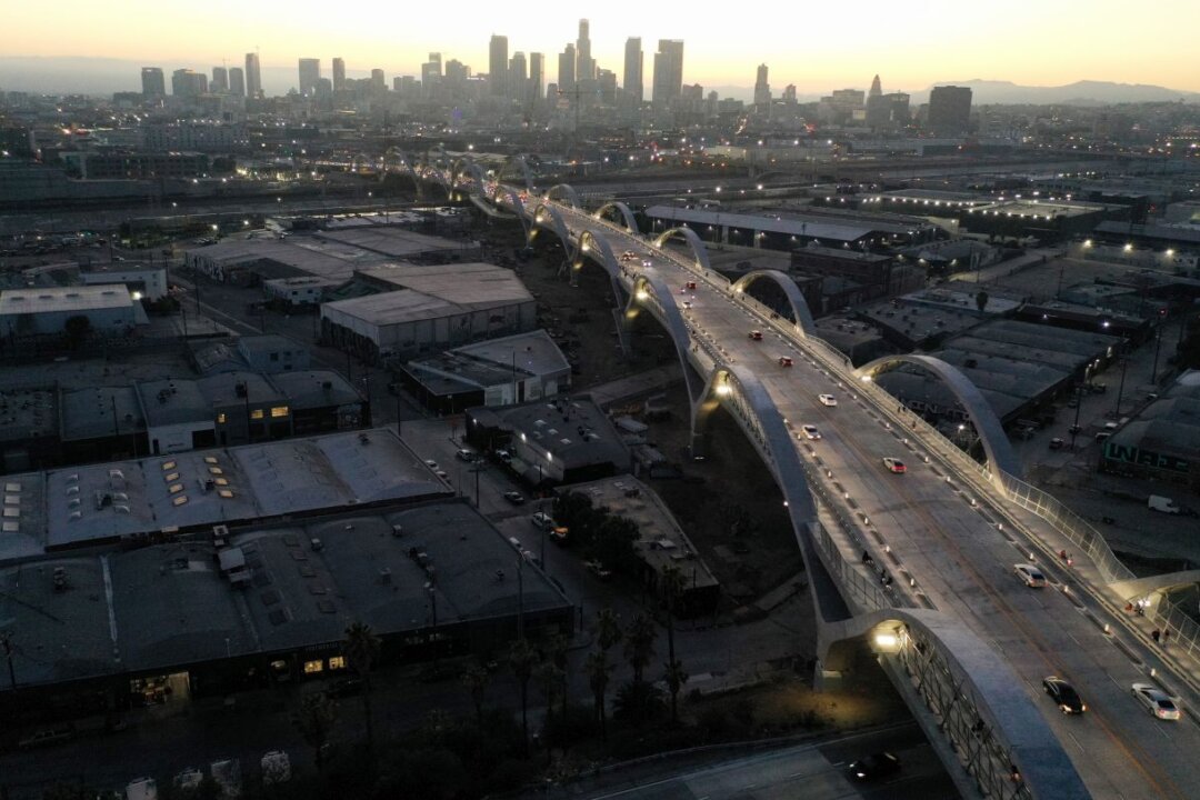 $588 Million LA Bridge Closes 2 Weeks After Opening Due to ‘Illegal ...