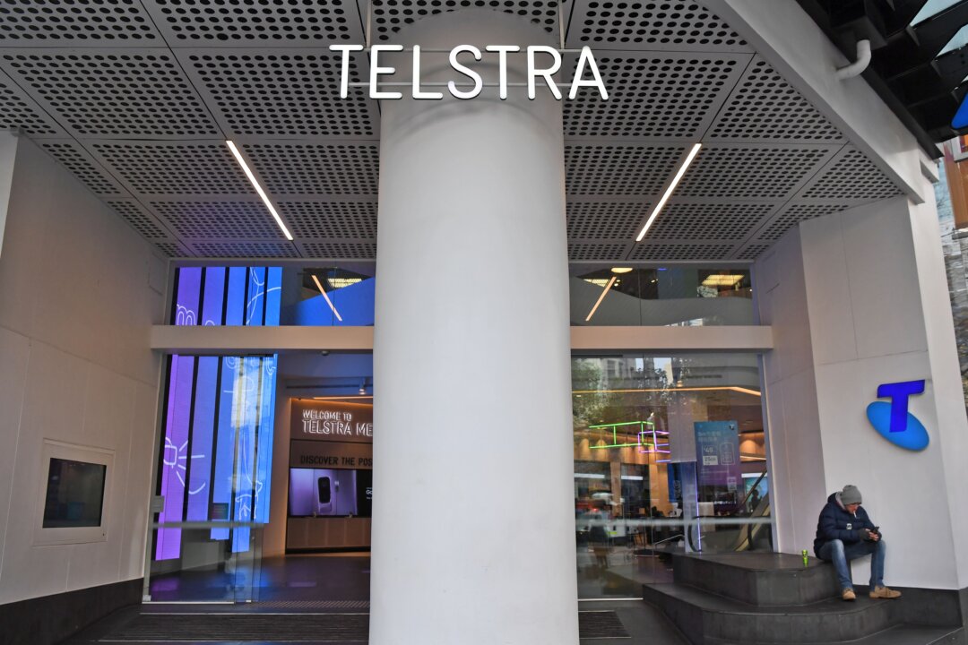 Telstra, Accenture Lock In 7-Year Venture to Develop AI | The Epoch Times