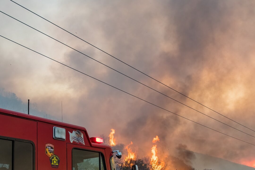 Riverside Wildfire Destroys 3 Houses; Santa Barbara County Fire Grows ...