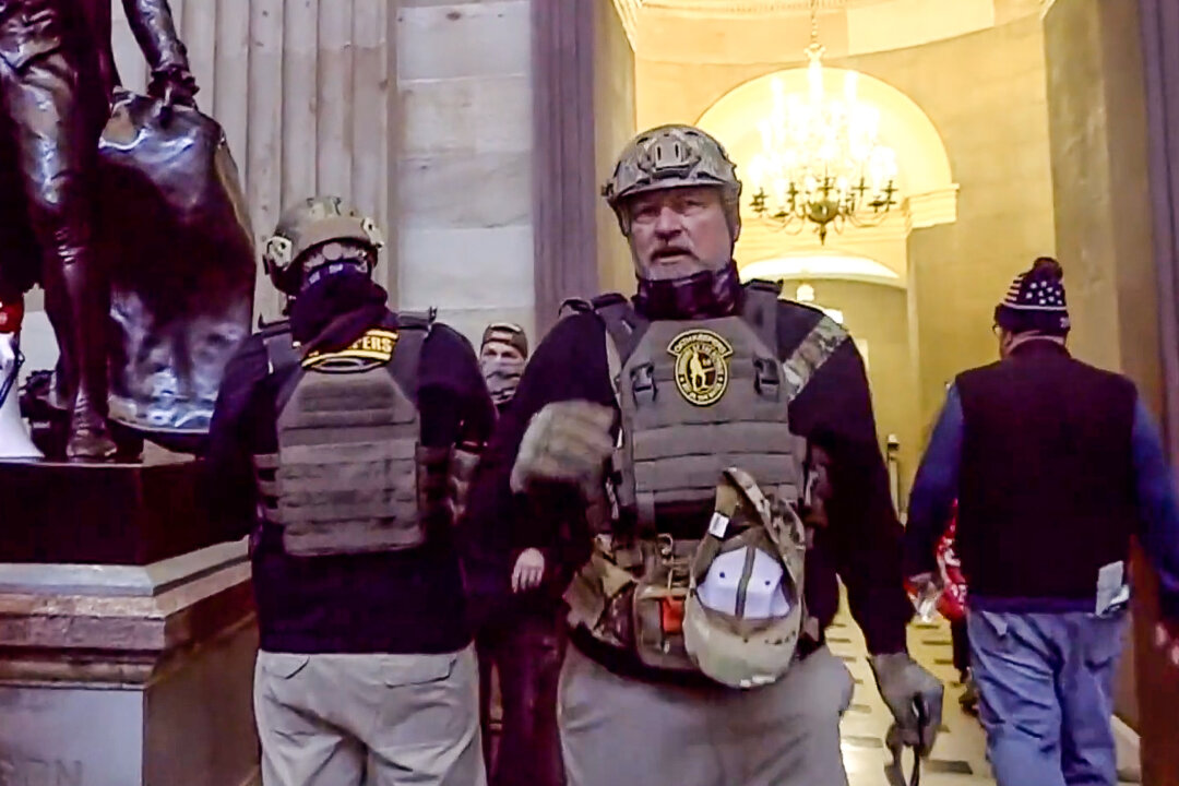 Oath Keepers Tried to Overthrow US Government on Jan. 6, Extremism ...