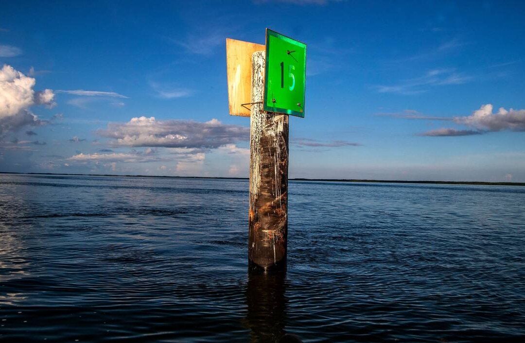 How Do Boaters Avoid Hazards? What to Know About Markers, Buoys, and ...