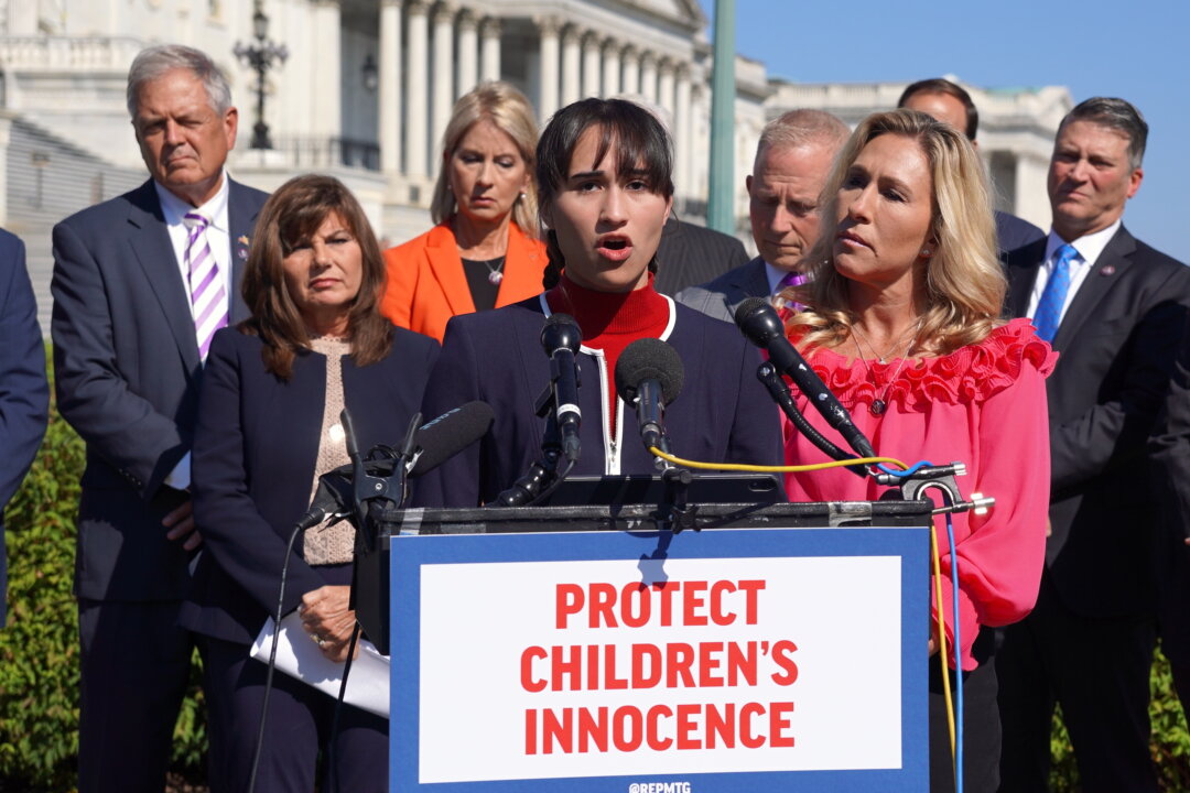 Detransitioner and Advocate Chloe Cole Addresses Disney Shareholders ...