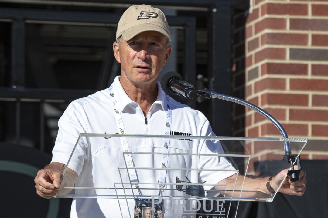 Former Indiana Governor Criticizes US Colleges’ Approach to Addressing ...