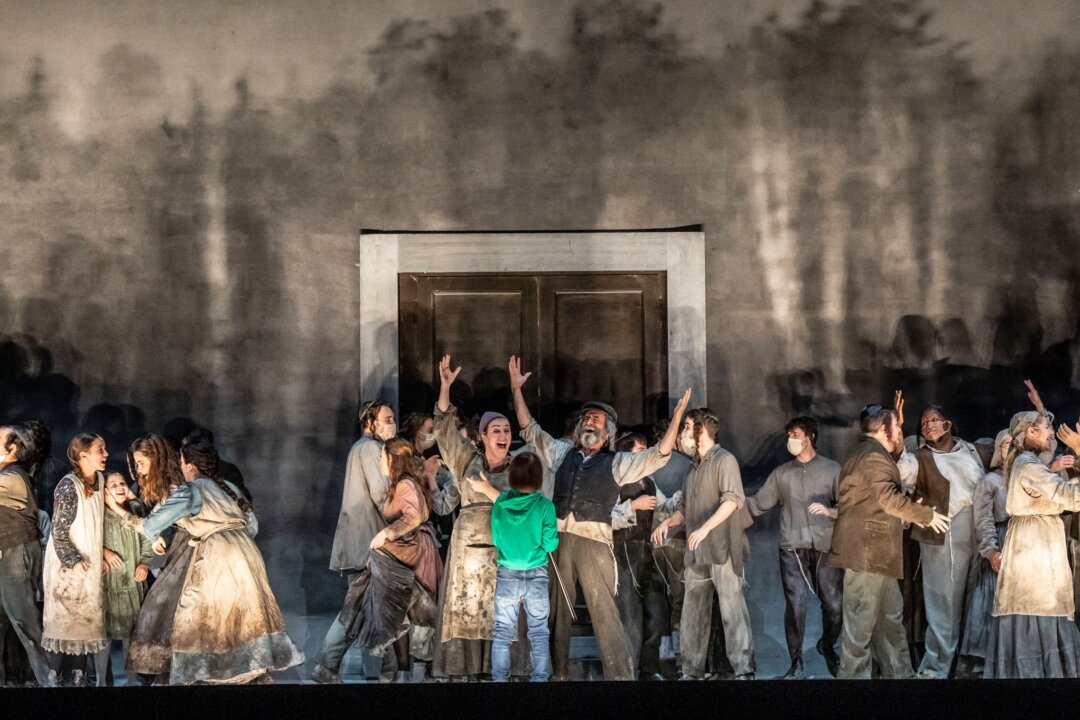 Theater Review: ‘Fiddler on the Roof’: A Grand Production of a ...