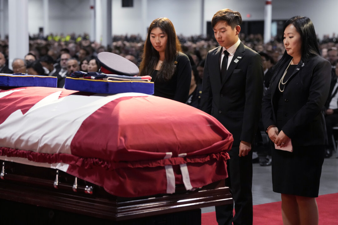 Thousands Honour Slain Toronto Police Officer Andrew Hong at Funeral ...