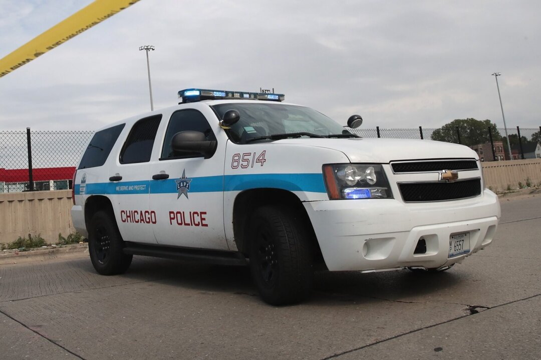 Chicago Police Officer Fatally Shot Overnight While Heading Home From ...