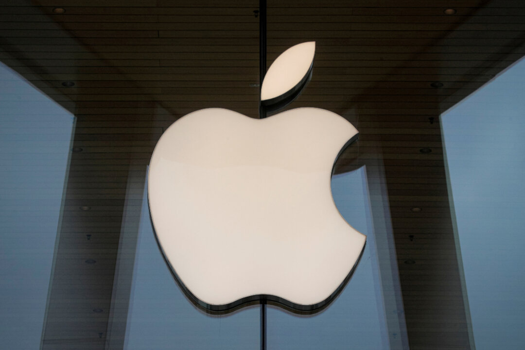Top Apple Executive Leaving Company After Making Crude Remarks About ...