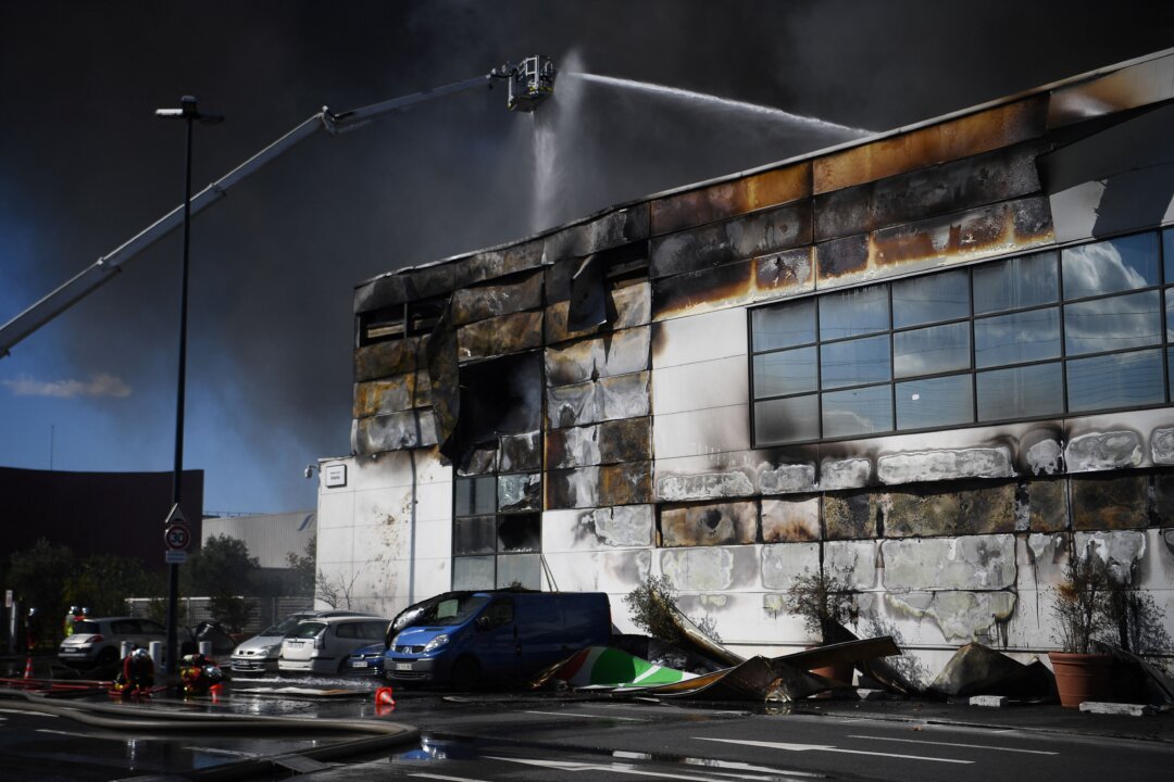 Fire Breaks Out at World’s Largest Produce Market | The Epoch Times