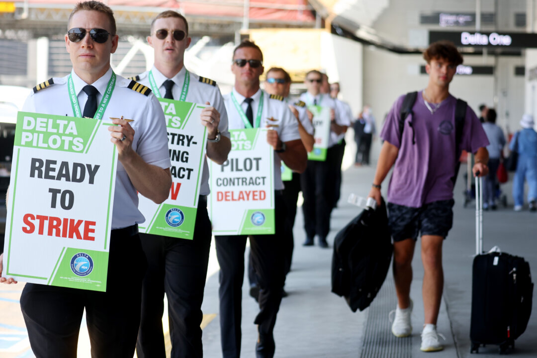 Delta Pilots Authorize Strike, but Walkout Remains Unlikely | The Epoch ...