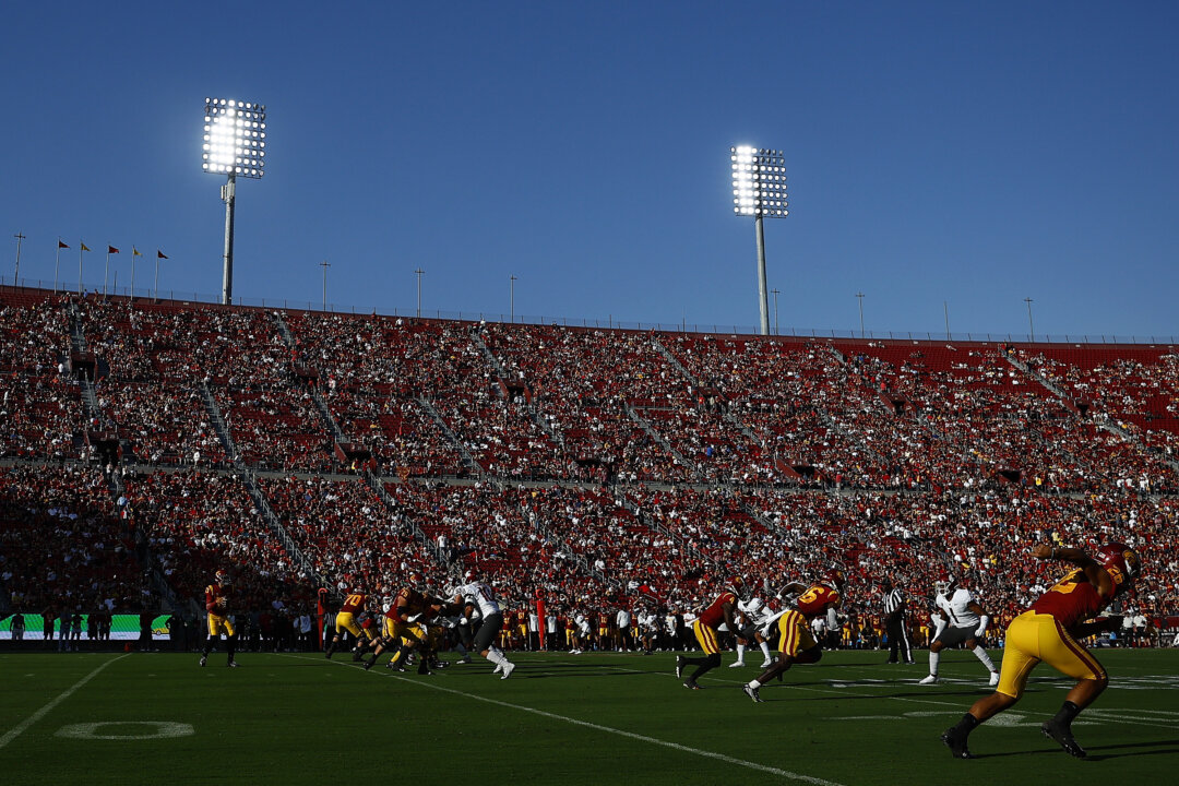 No. 6 USC Pulls Away for 30–14 Win Over Wazzu | The Epoch Times