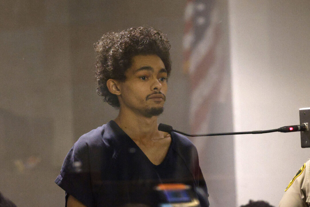 Suspect in Vegas Officer’s Death Held Without Bond | The Epoch Times