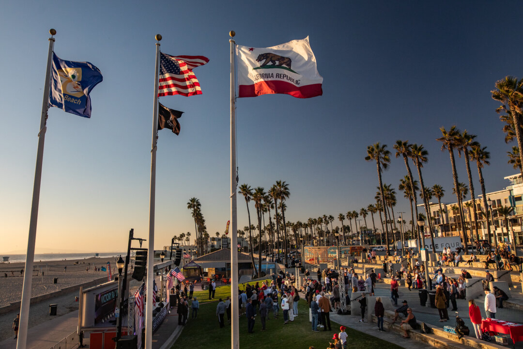 Conservative Huntington Beach Candidates Vow to ‘Return City to People ...