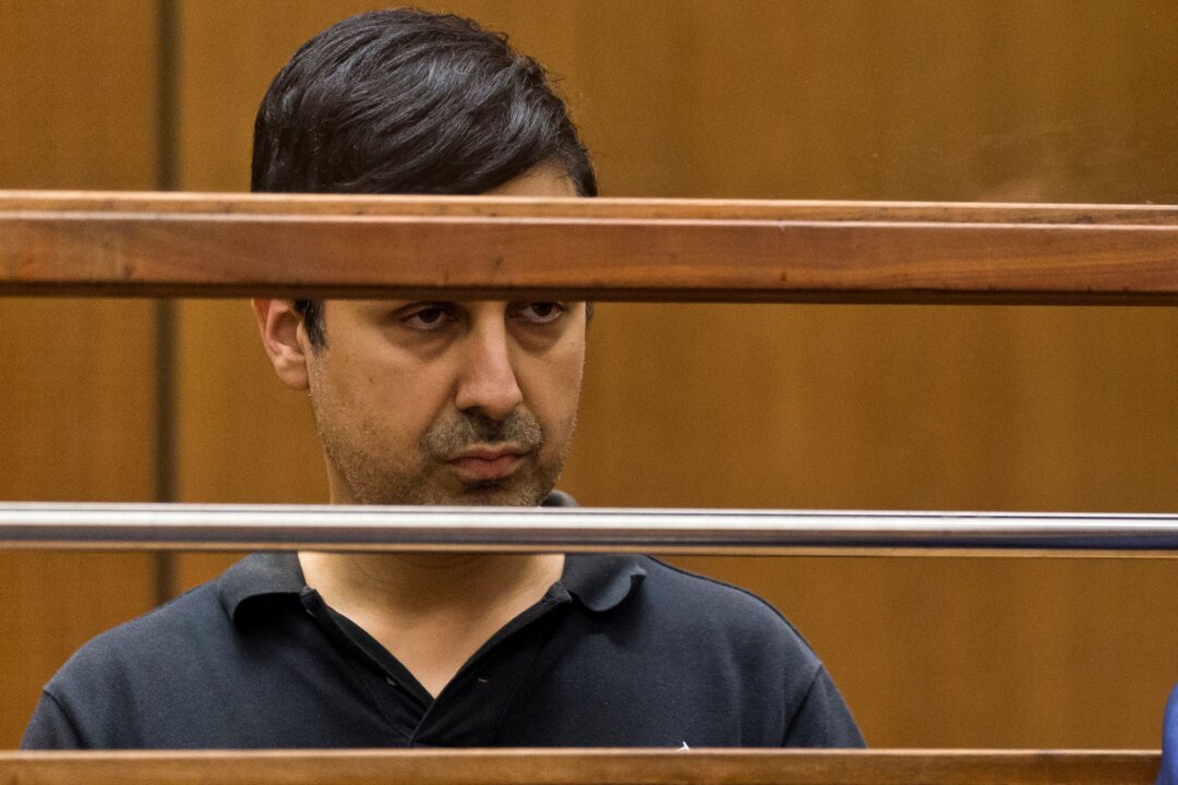 Stan Lee’s Former Business Manager Cleared of Theft Charges | The Epoch ...