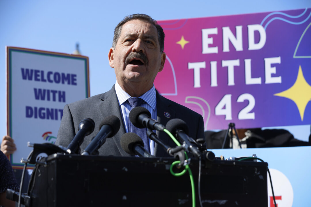 Democrat Congressman Announces Bid for Chicago Mayor, Challenging Lori ...