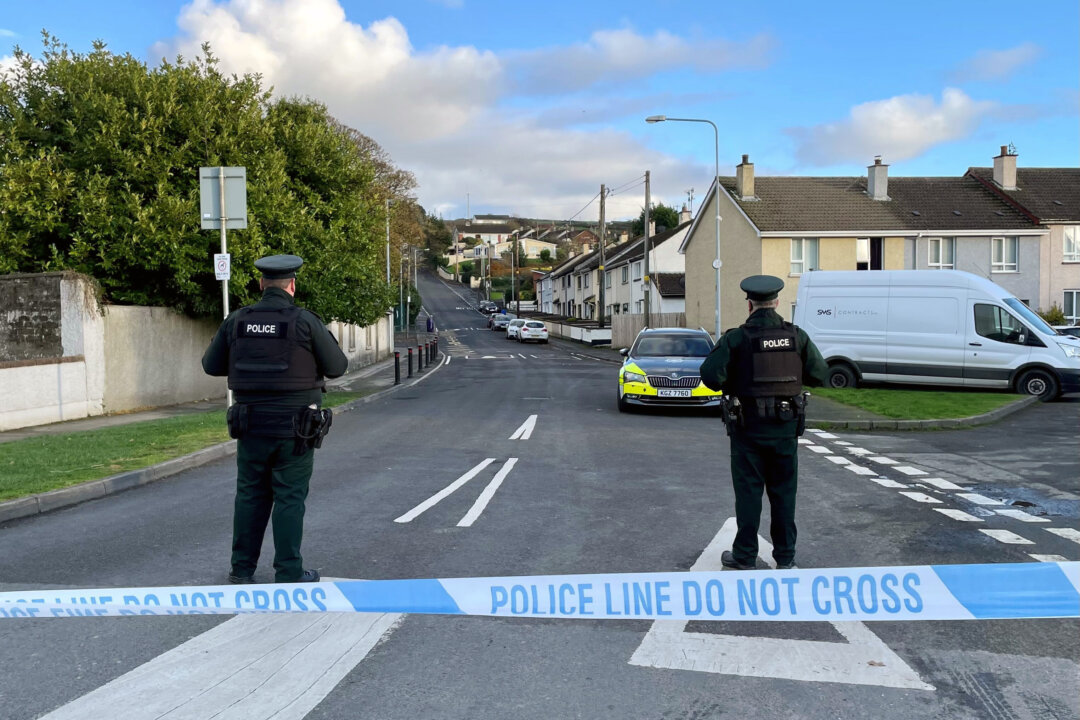 Catholic Police Officers Urged to Take Guns to Church After Data Breach ...