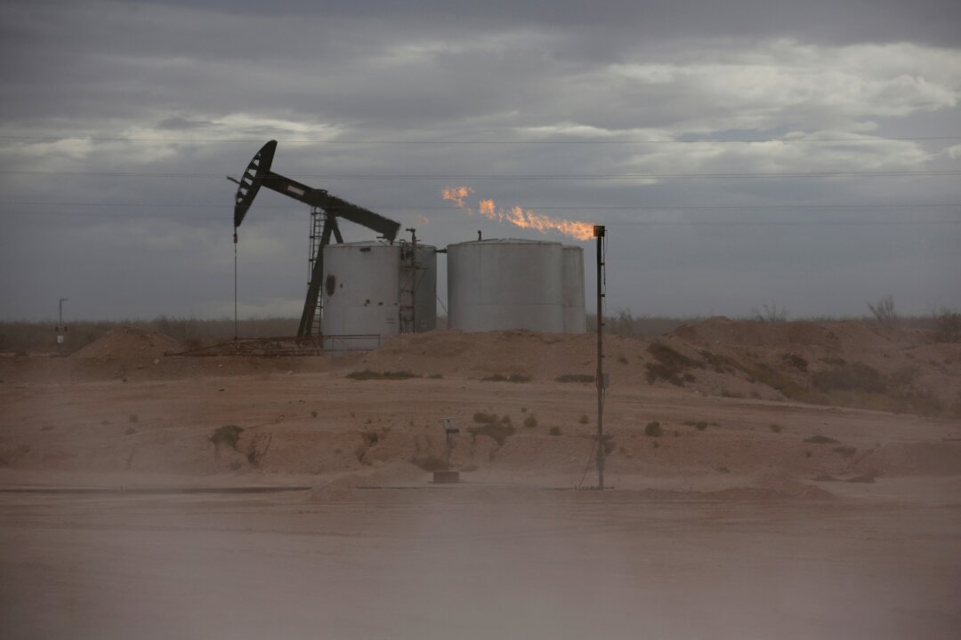 Texas Oil, Gas Firm Apache to Pay $4 Million Fine Over Alleged Air ...
