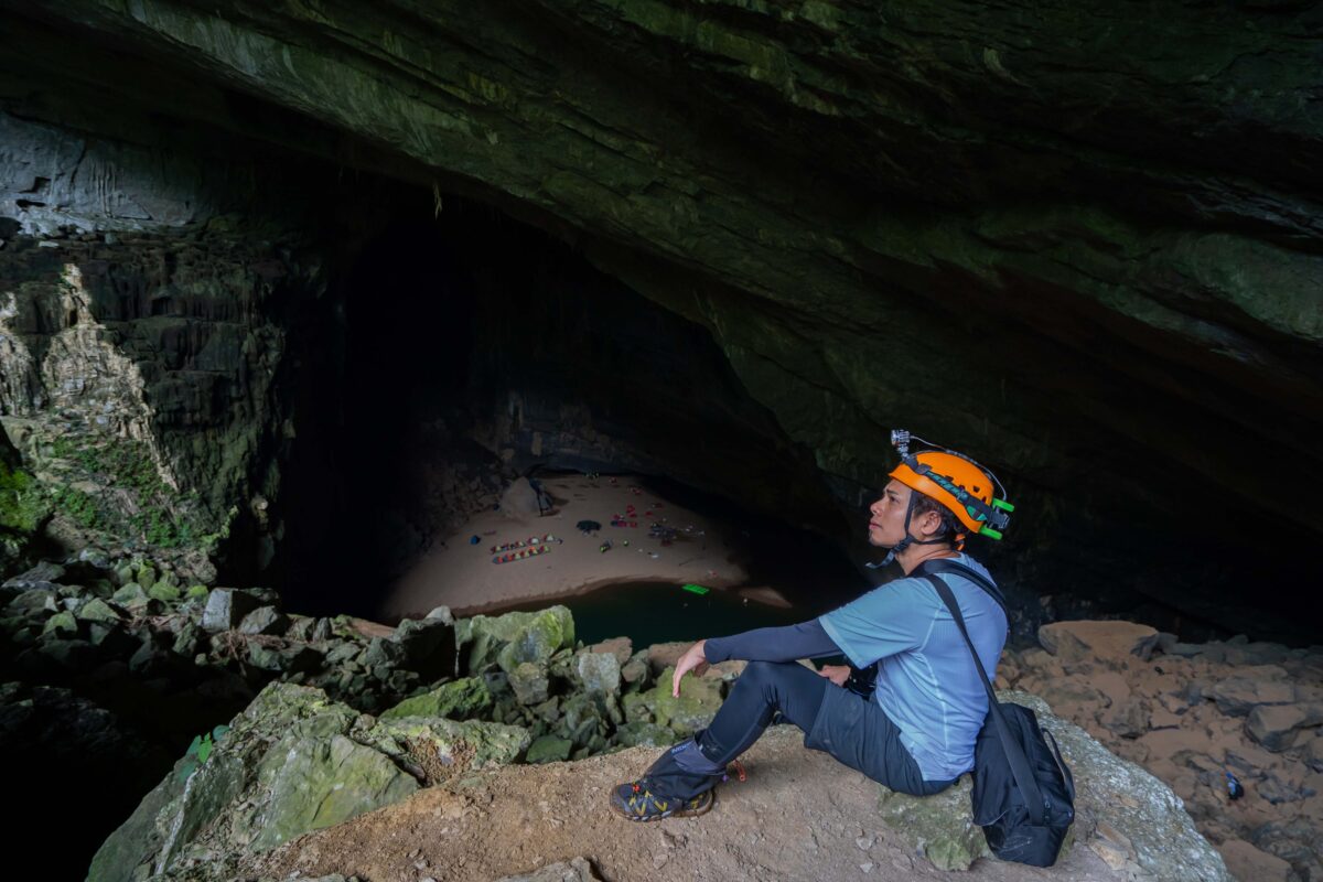 Like ‘Jurassic World’: Villager Stumbles on Largest Cave in the World ...