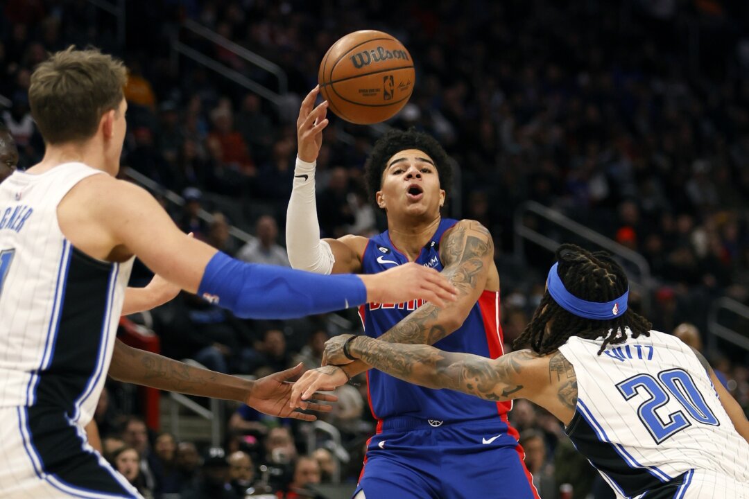 11 NBA Players Suspended After Scuffle in Pistons-Magic Game | The Epoch Times