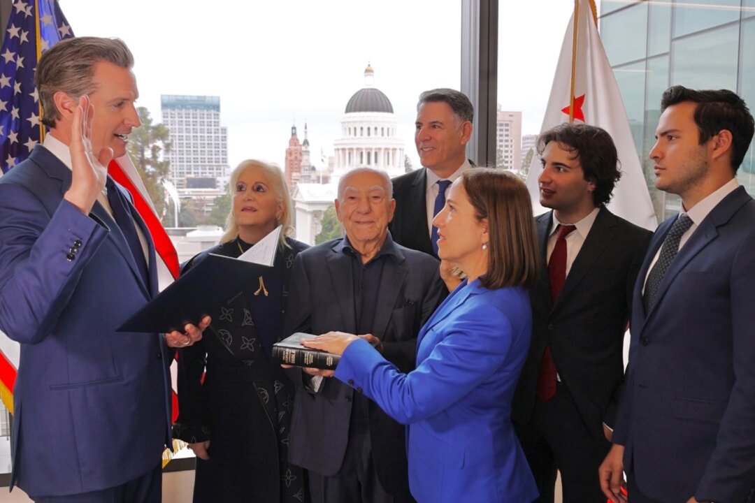 Lt. Gov. Eleni Kounalakis Launches Campaign for California Governor ...