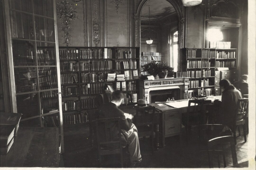 ‘The Paris Library: A Novel’: An American Library in Paris Filled With ...