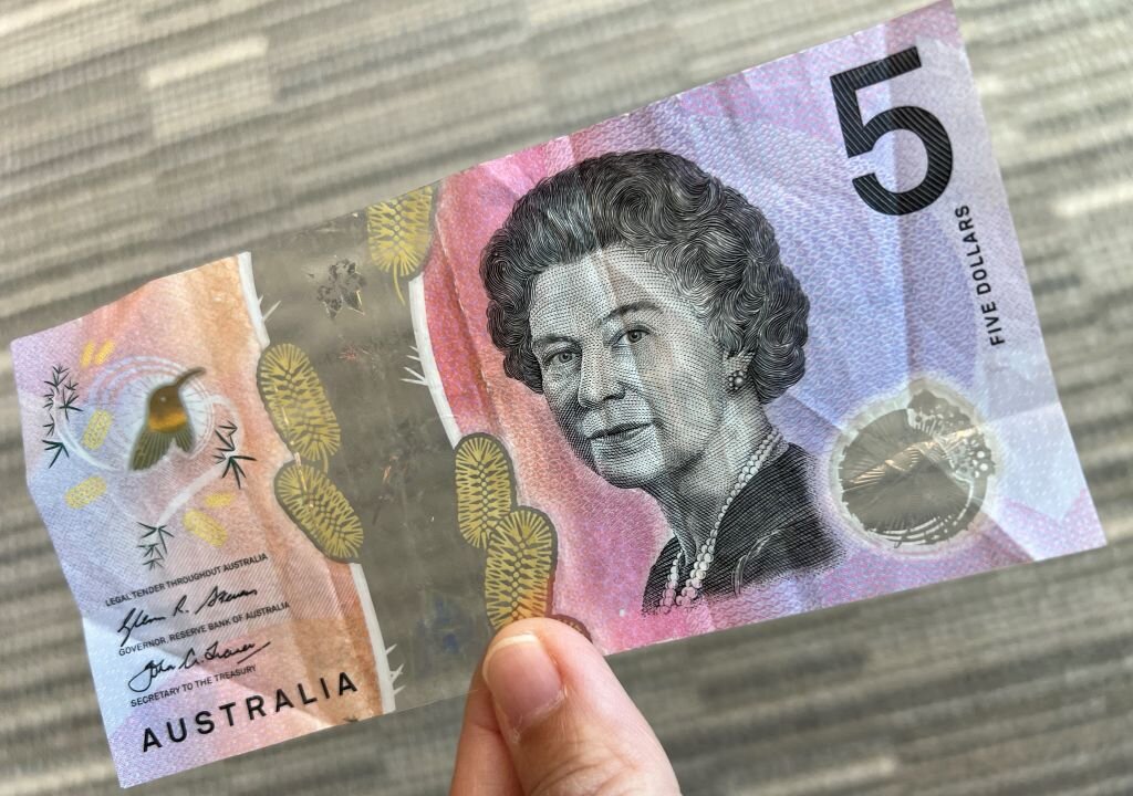 British Monarch to Be Removed From Australia’s $5 Note | The Epoch Times