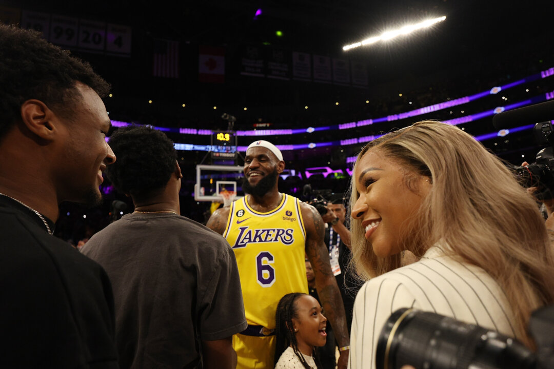 LeBron James’s Son, Bryce James, Commits to Arizona Wildcats | The ...