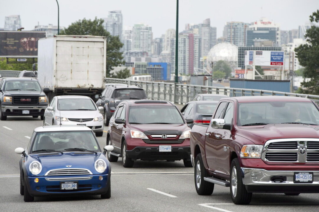 Canada Introduces Largest Lead Ban Since 1990 | The Epoch Times