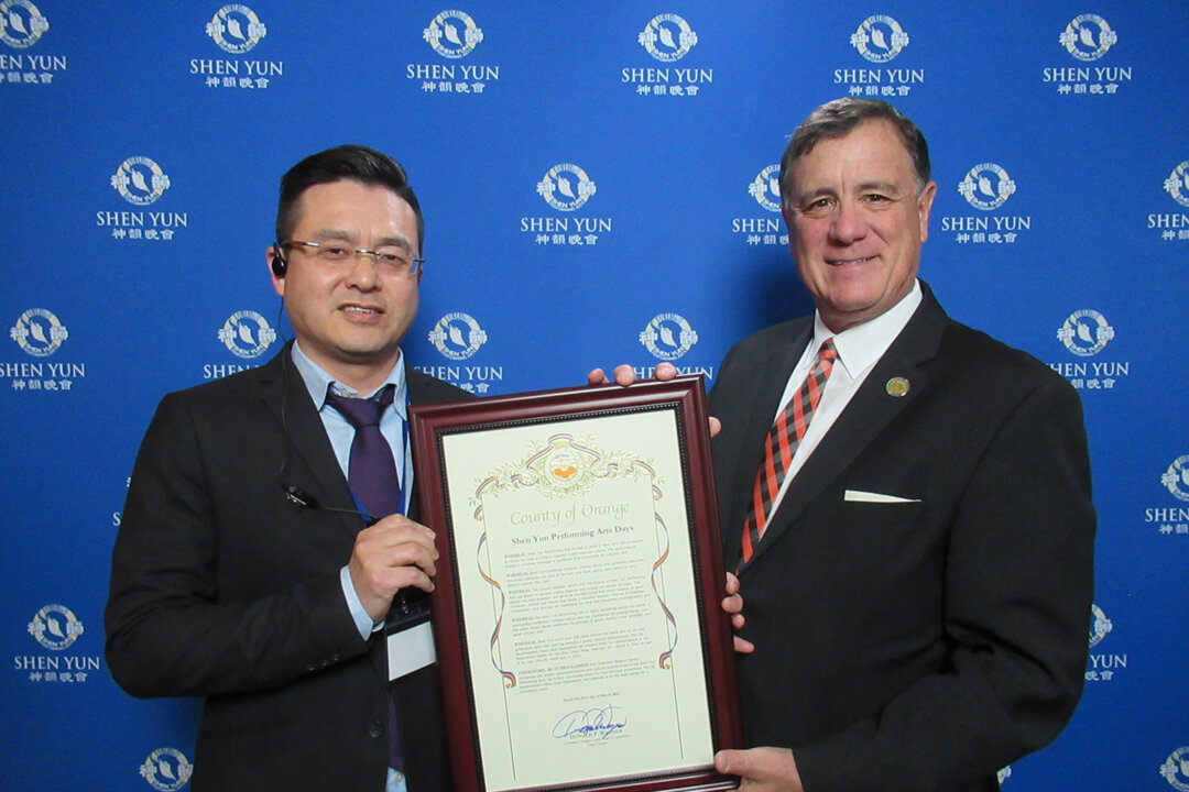 Orange County Chairman Proudly Welcomes Shen Yun and Appreciates Seeing ...