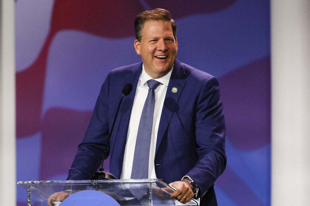 Chris Sununu Says He Will Make 2024 Decision in ‘Next Week or 2’ | The ...