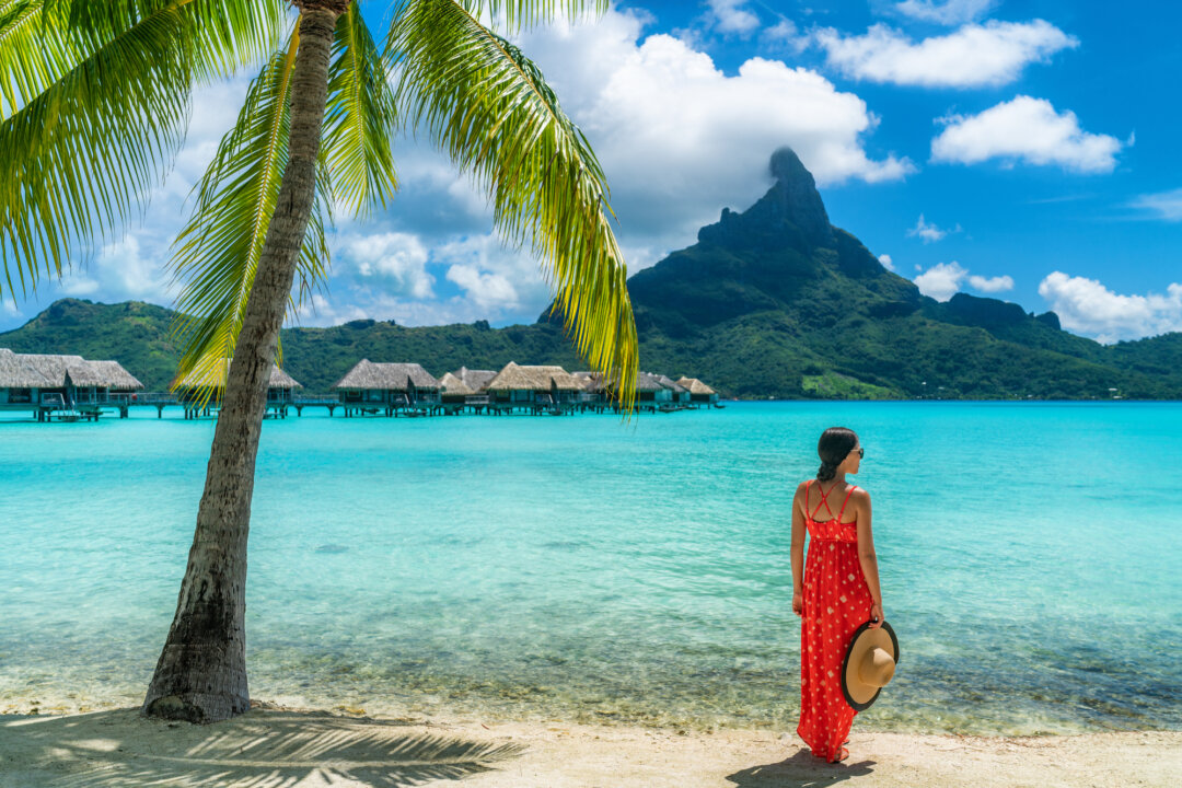 Beyond Paradise: Going Deeper in Bora Bora | The Epoch Times