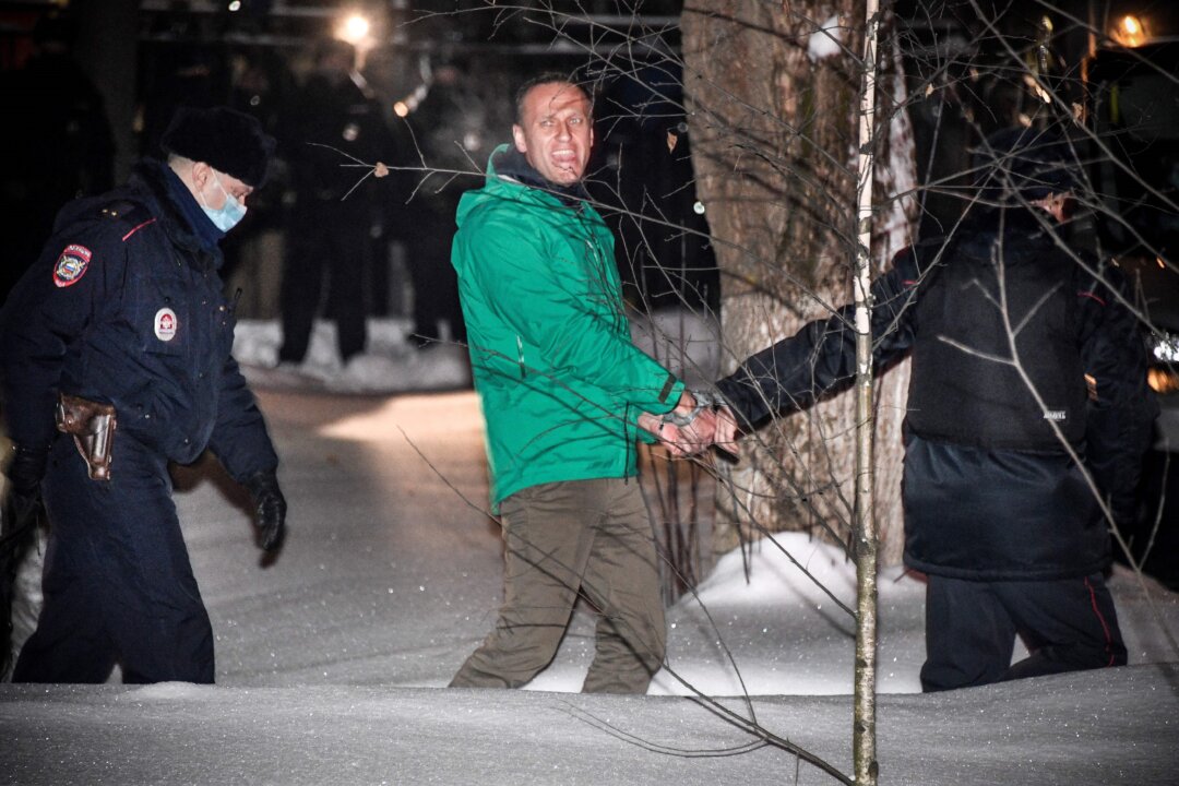 ‘Navalny,’ Portrait of Kremlin Critic, Wins Best Documentary Oscar ...