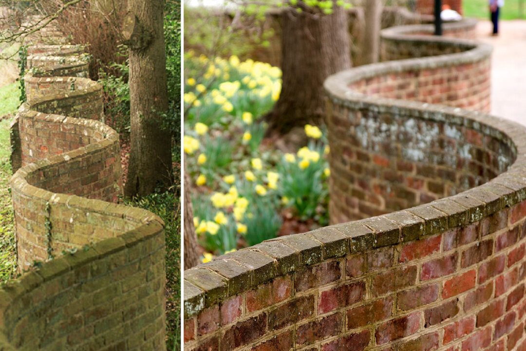 The ‘Crinkle Crankle’ Walls: The Historic Wavy Walls That Use Fewer ...