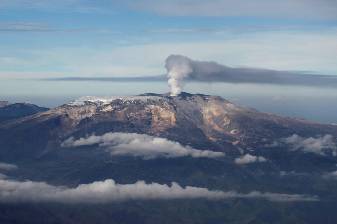 Colombia Raises Alert Level for Deadly Volcano on Increased Seismic ...