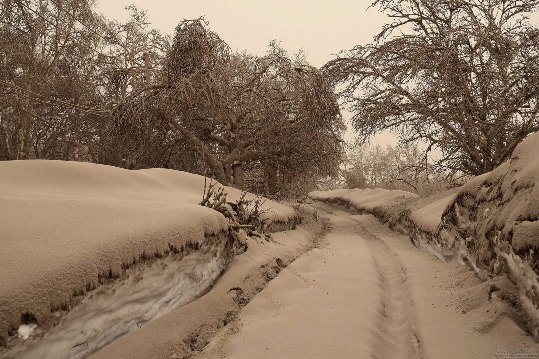 Eruption Survivors Tell of Escape as Volcano Belched Rocks and Smoke ...