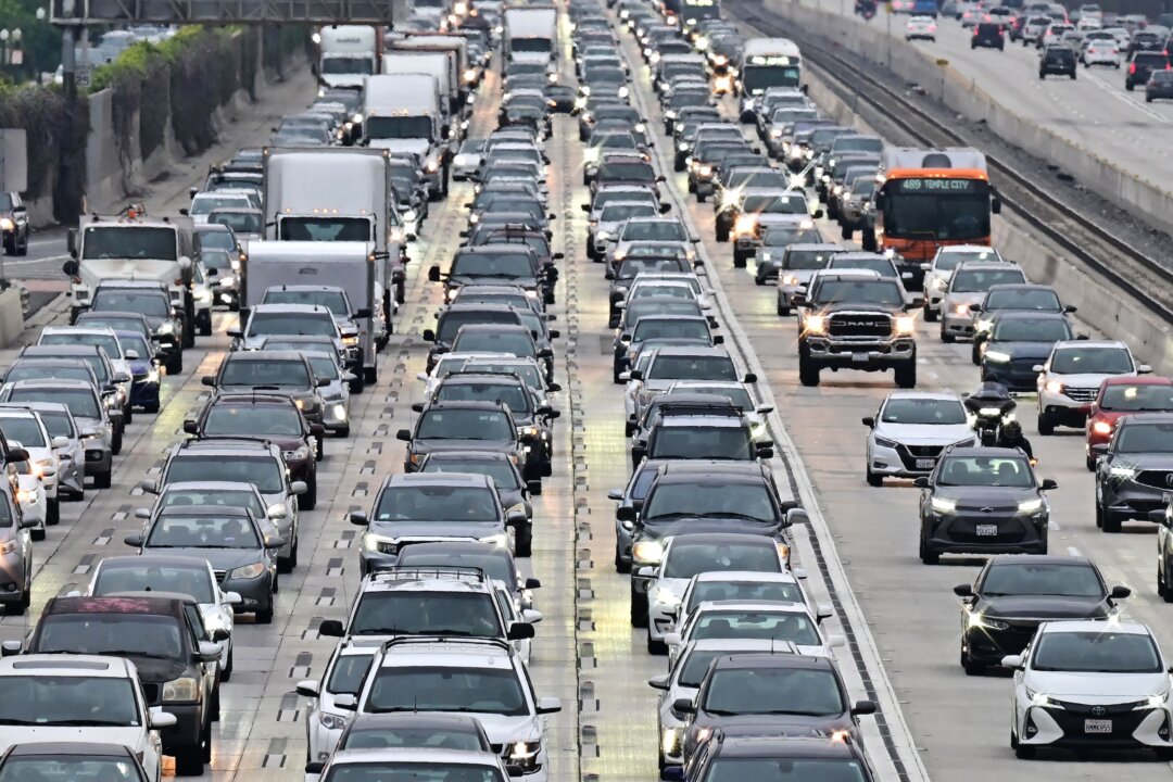 How People Are Pushed Out of California by Cost of Living | The Epoch Times