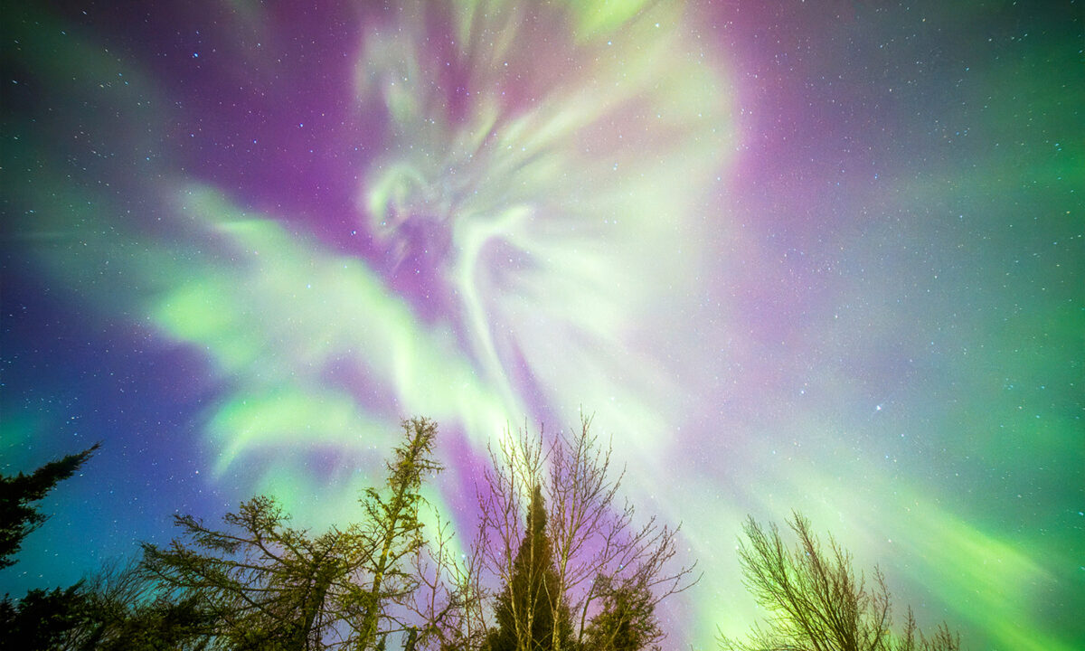‘Angel in the Sky’ Captured by Aurora Chaser During Uncanny Solar Storm ...