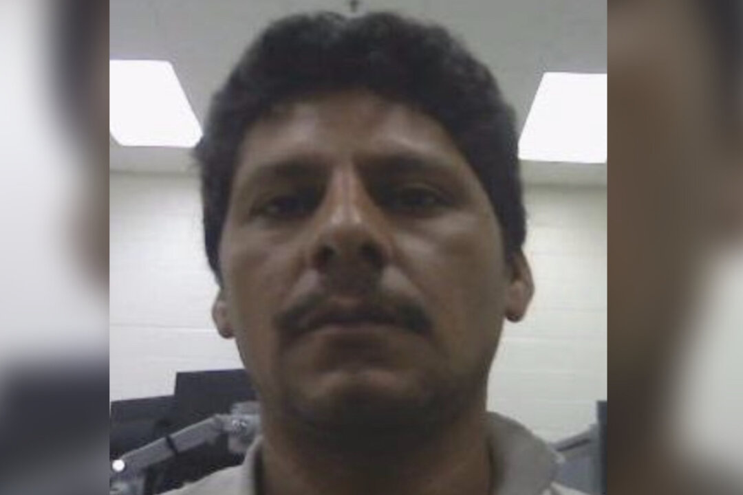 Texas Shooting Suspect Who Gunned Down 5 Neighbors Is Still on the Run ...
