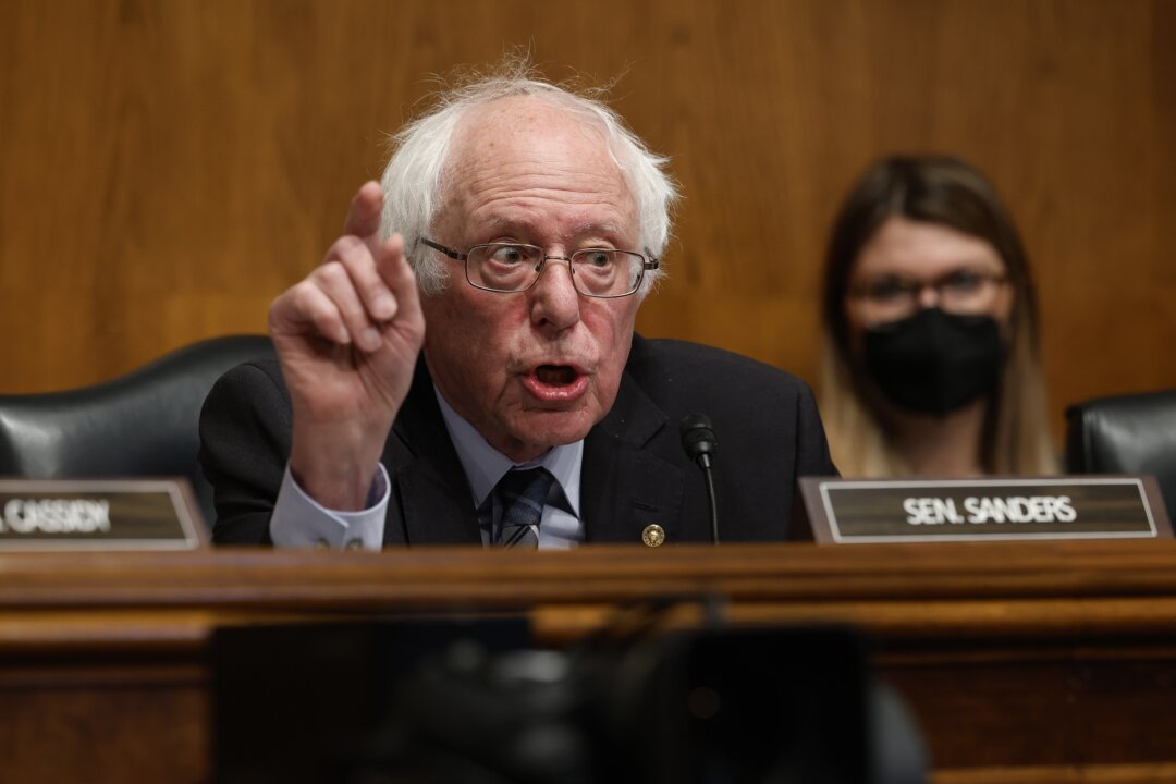 Sen. Sanders Calls for Ban on Junk Food Ads for Children to Combat ...