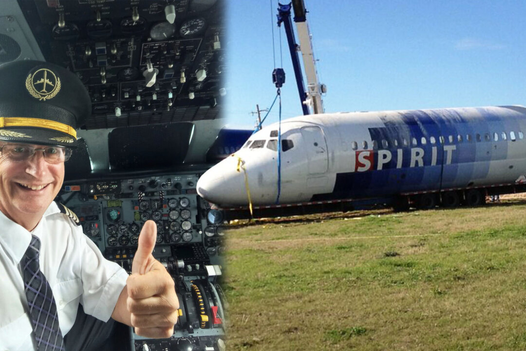 Man Builds His Dream Home out of 2 Retired Jets for $250,000—Here Is ...