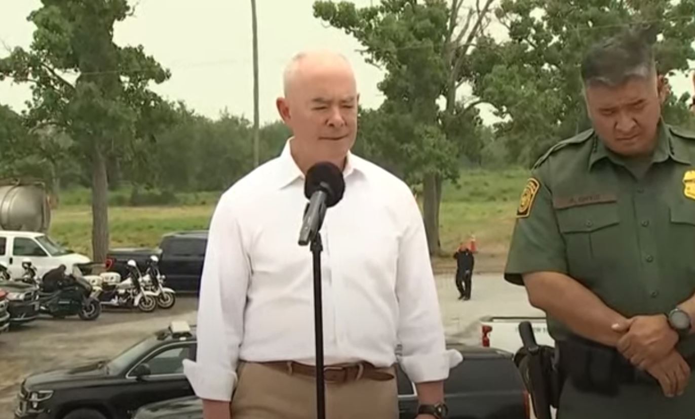 Mayorkas Holds Press Conference in Texas on Lifting of Border ...