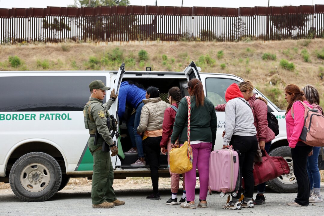 The End of Title 42 Brings a New Wave of Migrants Crossing the US ...