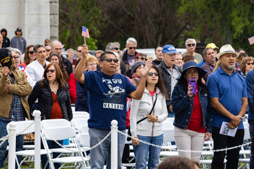 Thousands Gather in Santa Ana to Celebrate Memorial Day | The Epoch Times