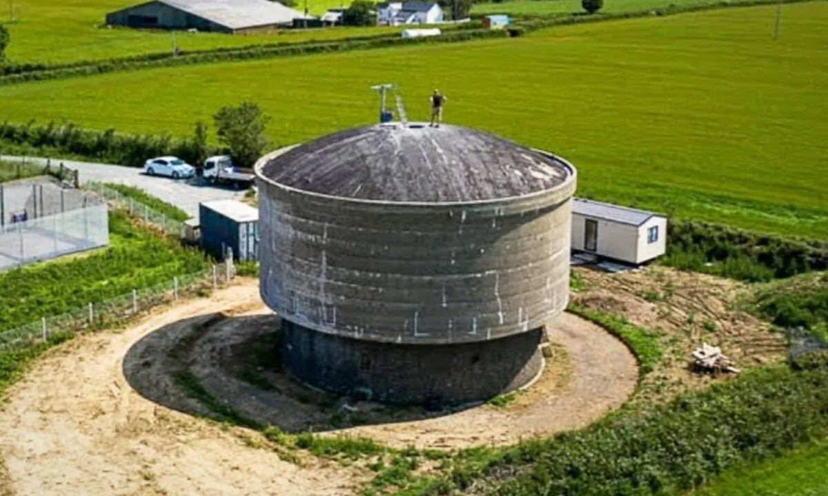 Man Transforms Abandoned 1940s Water Tower Into $2.5 Million Luxury ...