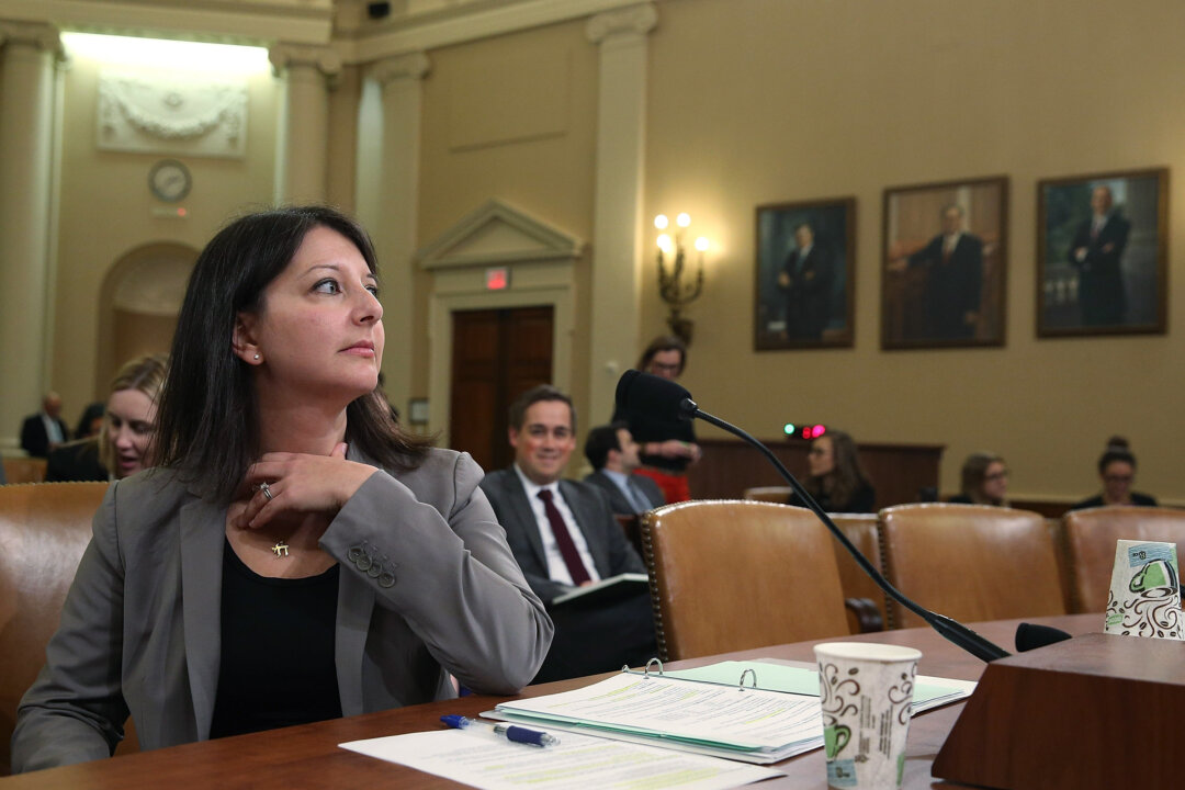 New CDC Director Is Another Lockdowner | The Epoch Times