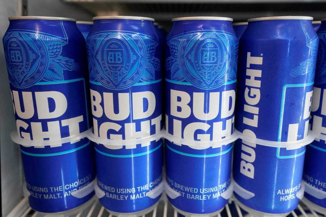 Bud Light Falls From Top 10 Most Popular Beers in America | The Epoch Times