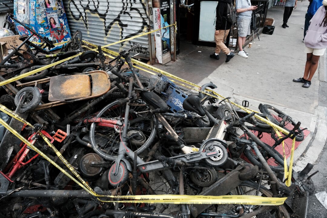 Exploding E-Bikes: Lithium Battery Fires Spread in New York, California ...