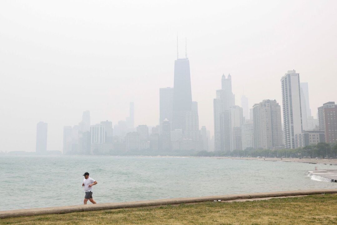 Chicago Registers ‘Worst Air Quality in World’ Amid Canada Wildfires ...